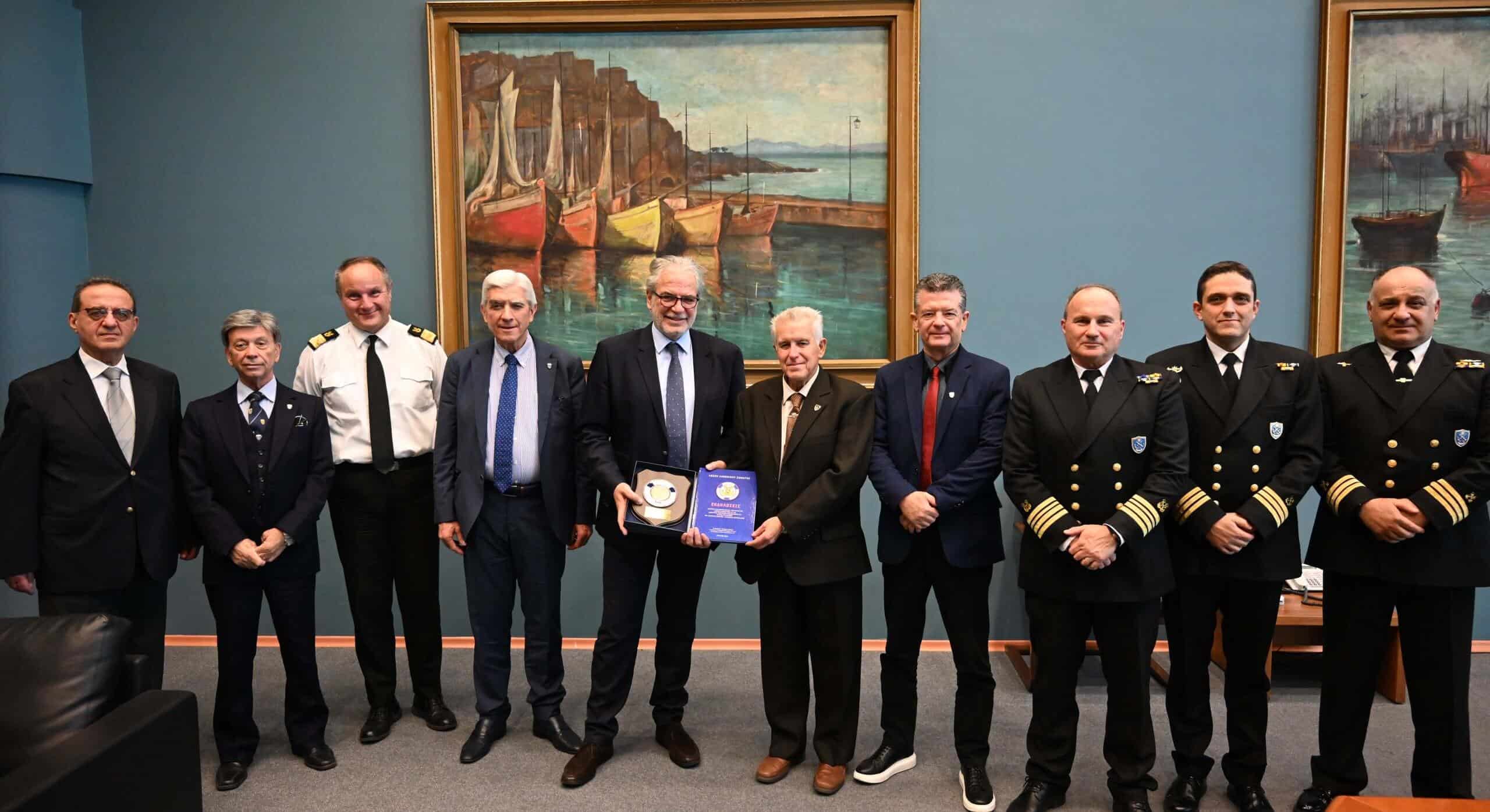 Επίσκεψη του Δ.Σ. της Λέσχης Αξιωματικών Λ. Σ στον κ. Υπουργό ΥΝΑΝΠ ...